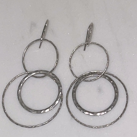 Tiffany & Co. | Jewelry | Tiffany Co Paloma Picasso Hammered Interlocking 925 Loop Earrings ...